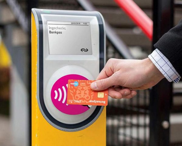 NS test reizen en betalen met bankpas in plaats van OV-chipkaart